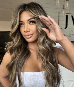 53 Must-Try Money Piece Hair Highlights To Transform Your Look
