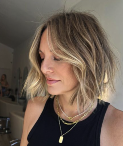 We Love These Feathered Bob Hairstyles That Add Volume & Flow To Your Hair