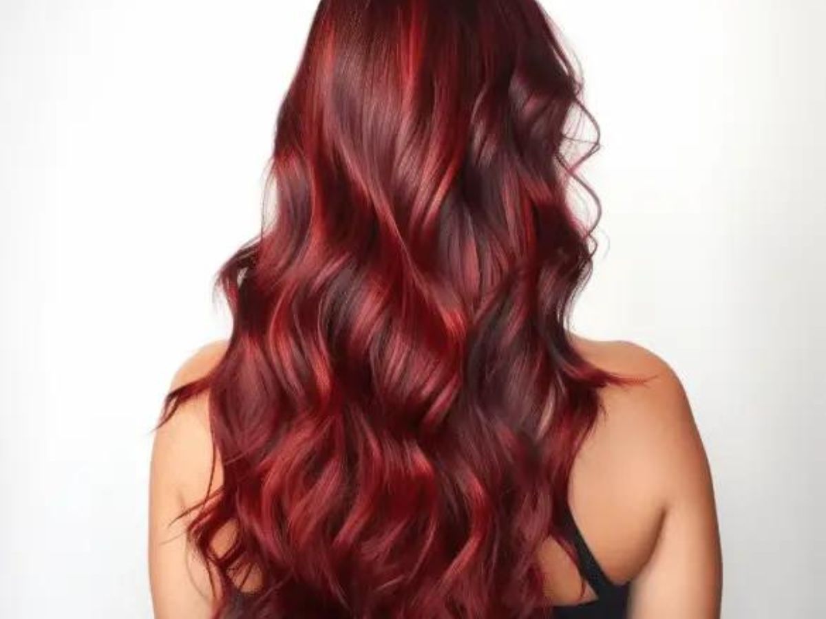 Get Ready To Fall In Love With These 27 Breathtaking Burgundy Balayage Hair Ideas