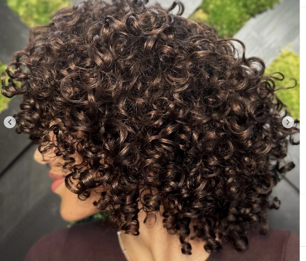 90 Adorable Shoulder-Length Hairstyles That Will Make You Want To Chop ...