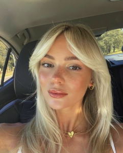 Get Ready To Fall In Love With These 39 Cute Curtain Bangs Hairstyles