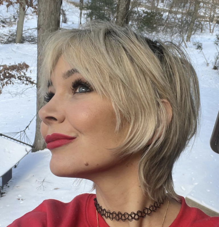 93 Stunning Examples of Side-Part Layered Hair