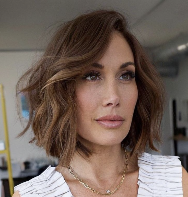 93 Stunning Examples of Side-Part Layered Hair