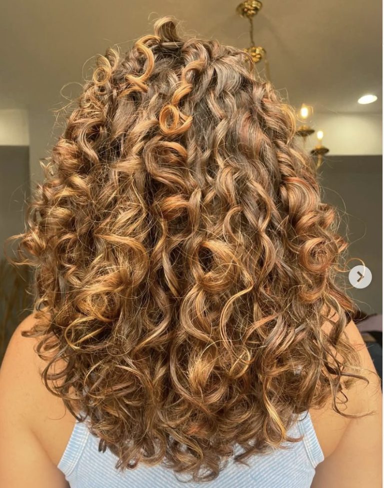 60 Beautiful Auburn Hairstyles You Have To Try in 2025