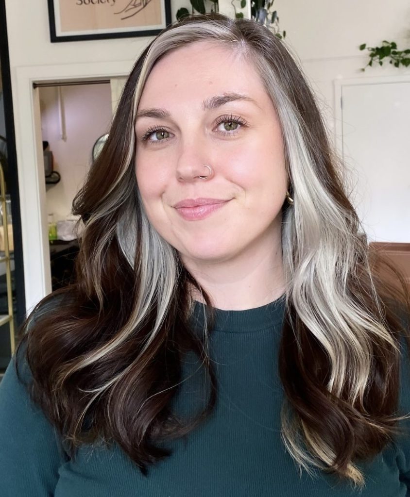 65 Ravishing Silver & White Highlight Ideas That Redefine Aging Gracefully
