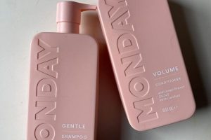 Monday Haircare Gentle Shampoo Review, Expert Tested