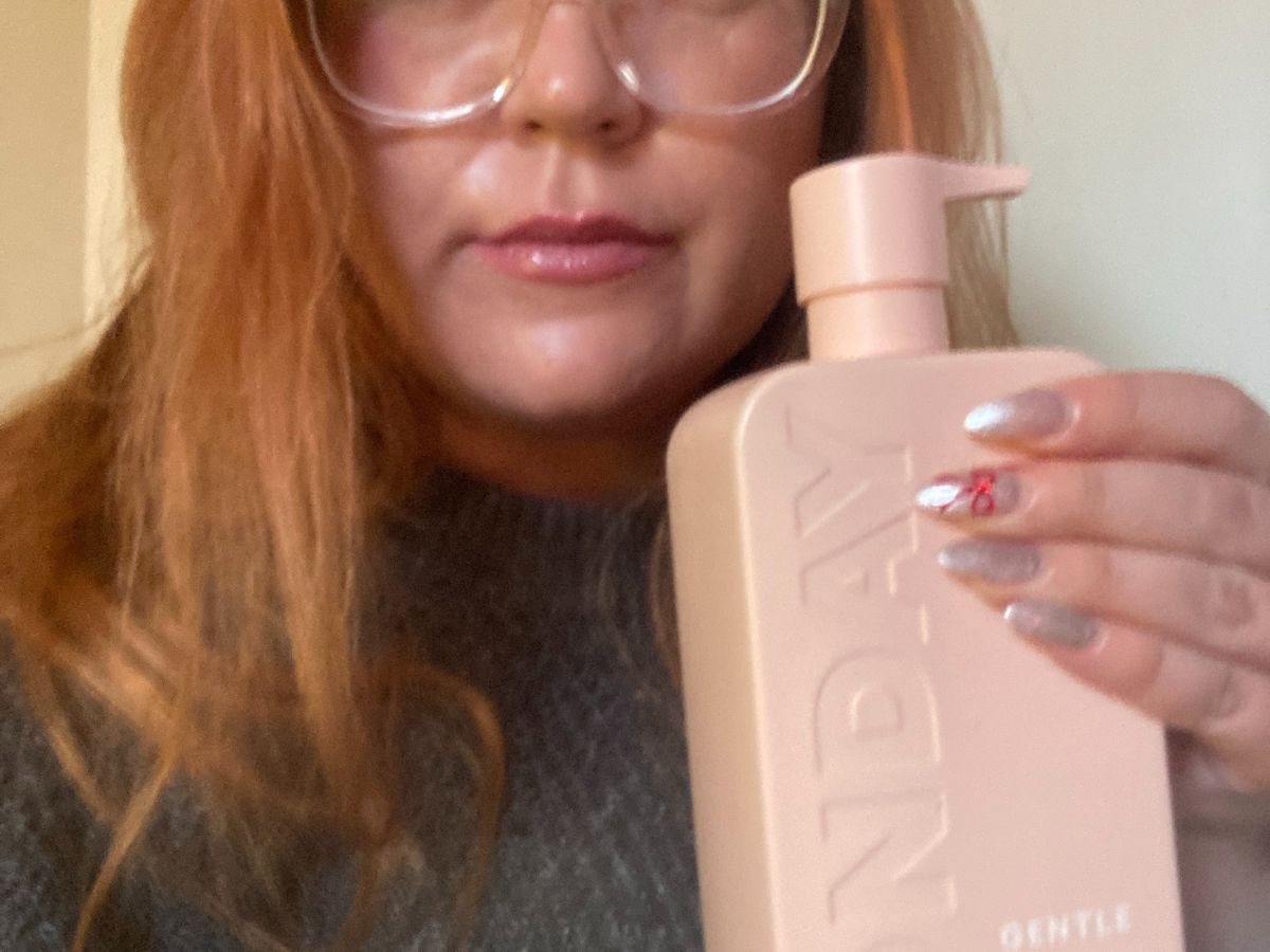 Monday Haircare Gentle Shampoo Review, Expert Tested