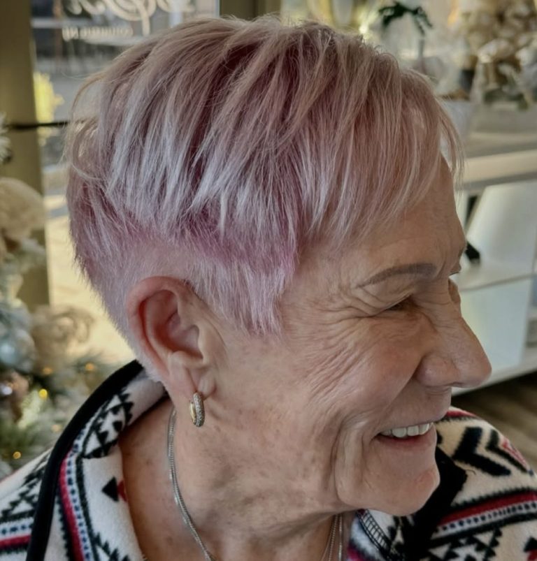 These 50 Charming Pixie Hairstyles Are A Hit With Women Over 50