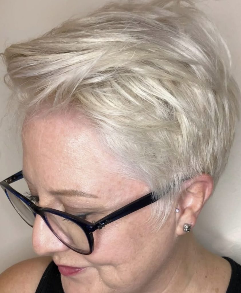 These 50 Charming Pixie Hairstyles Are A Hit With Women Over 50