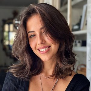 Turn Heads With These 93 Stunning Medium-Length Layered Hairstyles