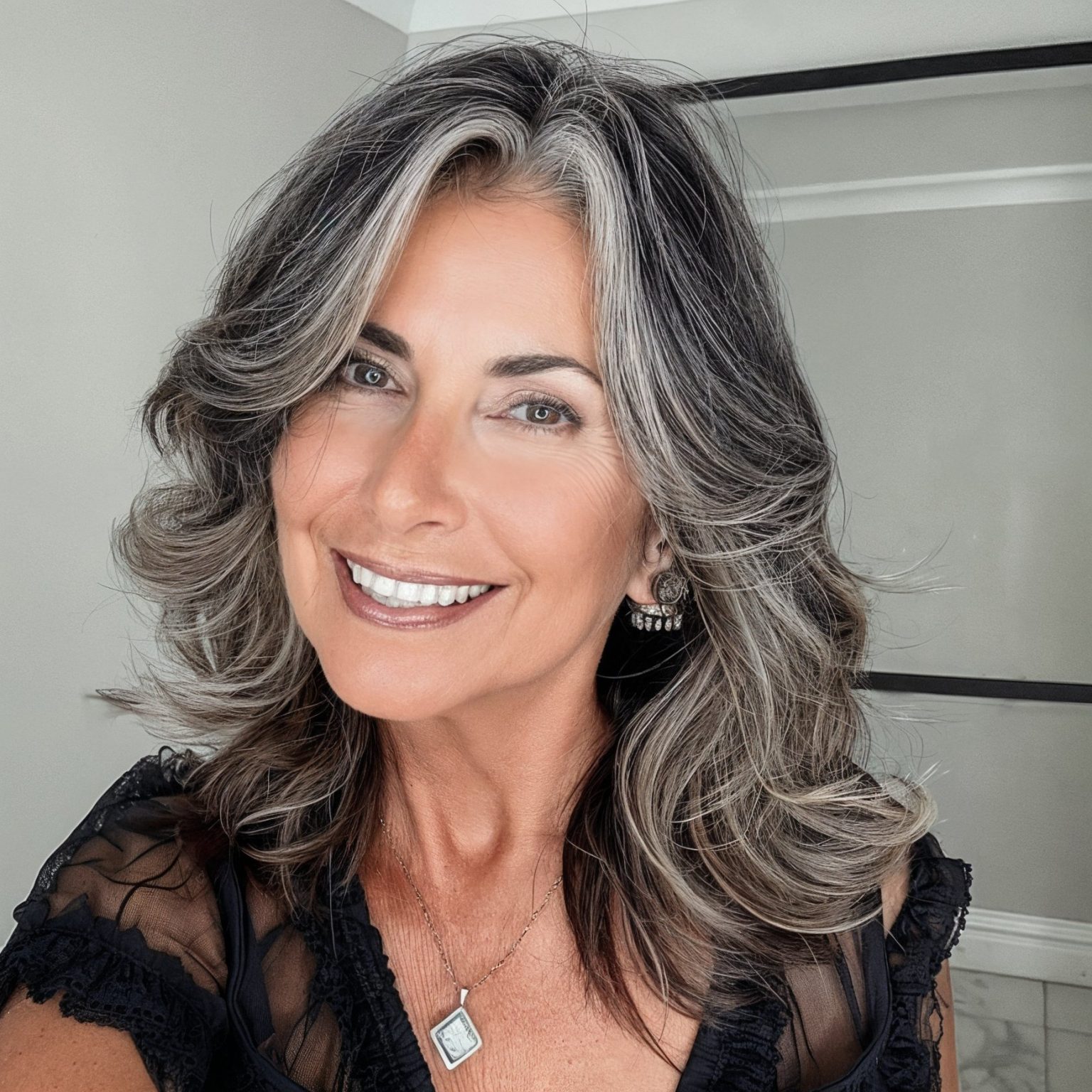 65 Ravishing Silver & White Highlight Ideas That Redefine Aging Gracefully