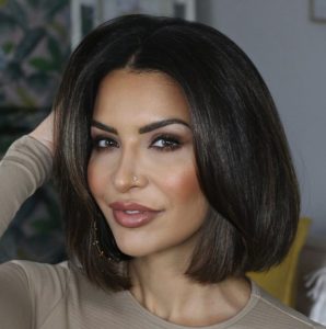 25 Stunning Medium Blunt Hairstyle Ideas